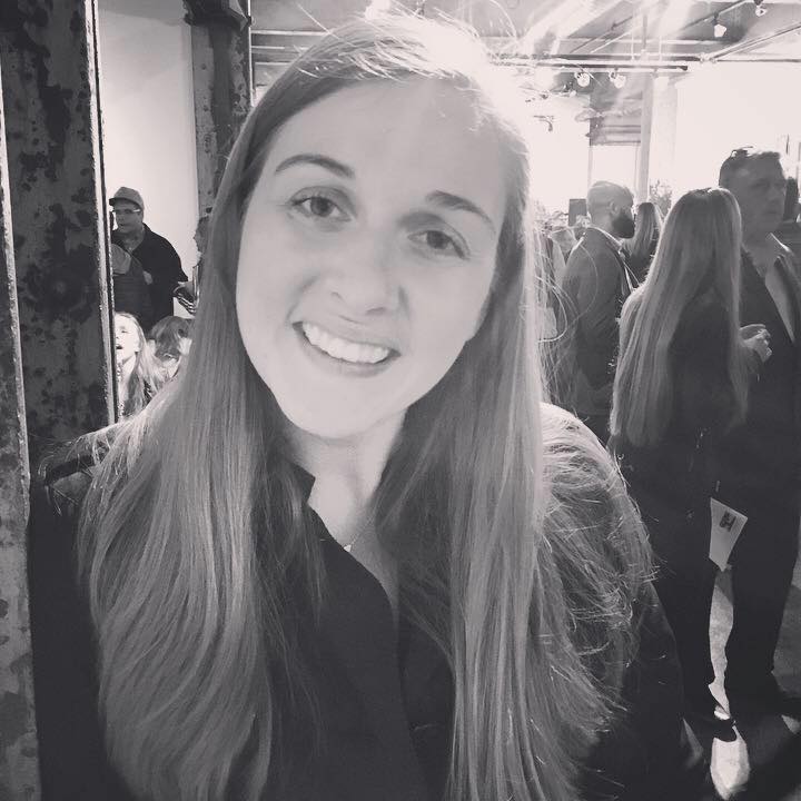 About Megan | Book + Food Blogger at The Hungry Bookworm